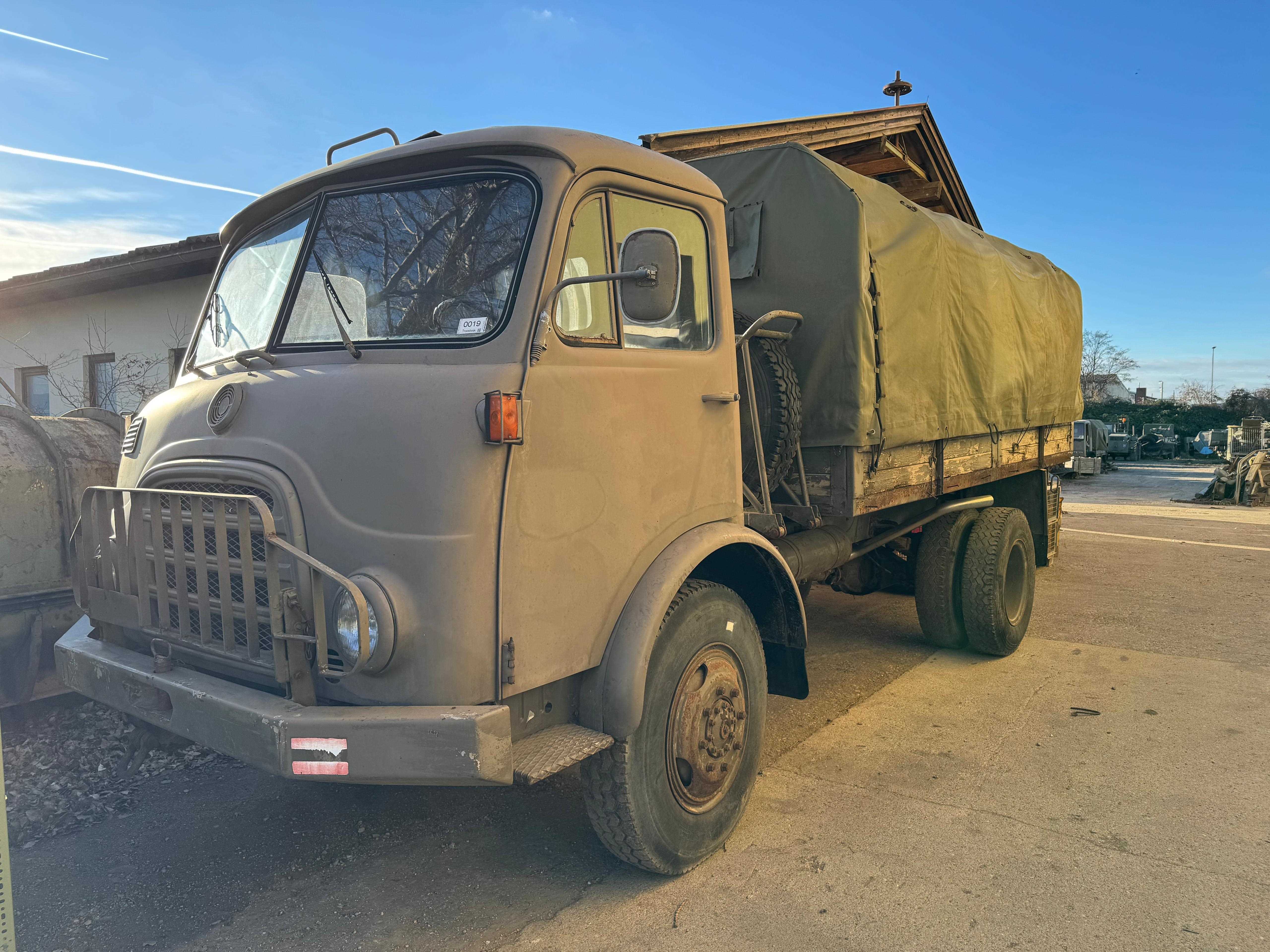 Fahrzeuge über 3.5t: Steyr 680